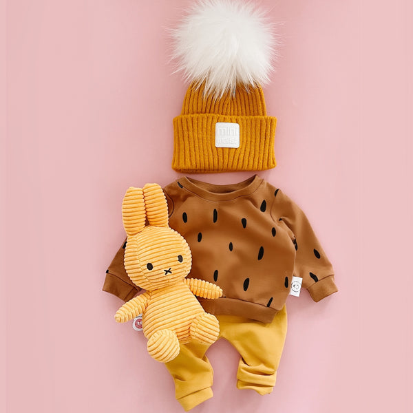 Modern Pullover with Spots – OLE design